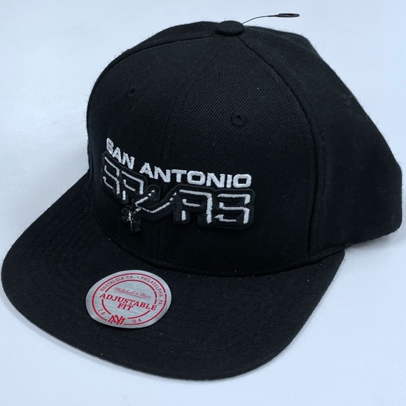 Mitchell & Ness | Accessories | New Era San Antonio Spurs Snapback Hat ...